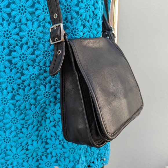 Coach | Bags | Coach Vintage Womens Shoulder Crossbody Bag | Poshmark